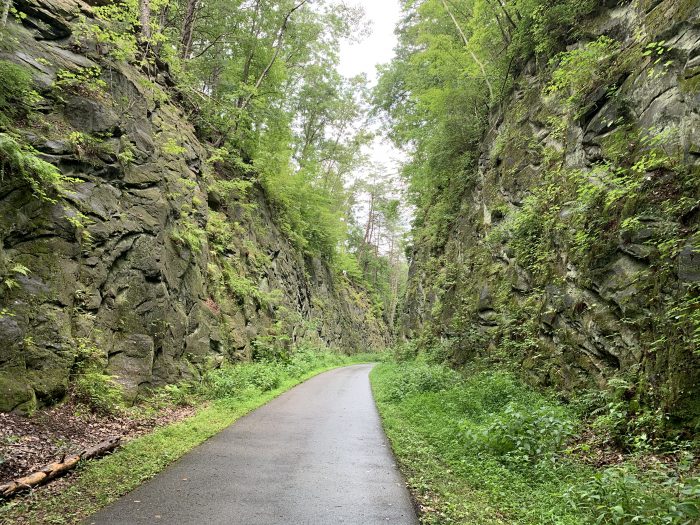 Best hikes and scenic drives for Fall Color in Ohio 2023 - Columbus on ...